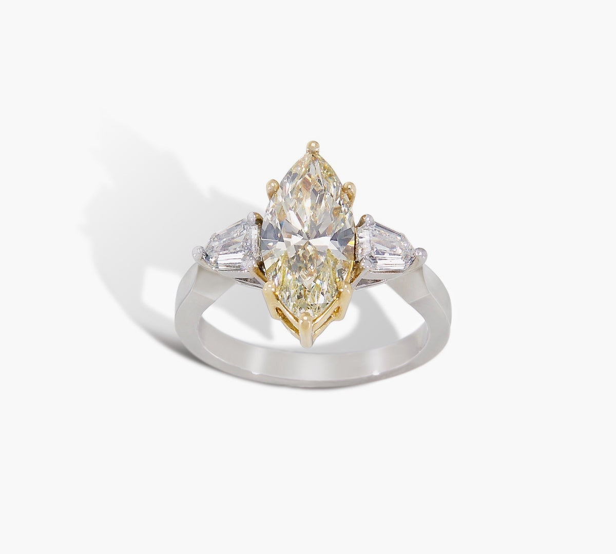 Lunar Ring – Diamond Design